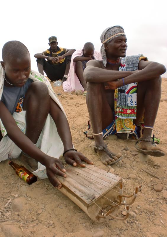 LÍNGUAS DE ANGOLA – Kadila